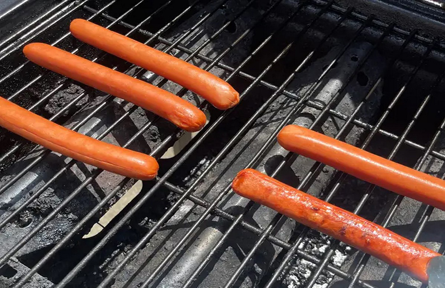 Hot Dog Showdown: Boiling vs. Air Frying vs. Grilling vs. Microwaving ...