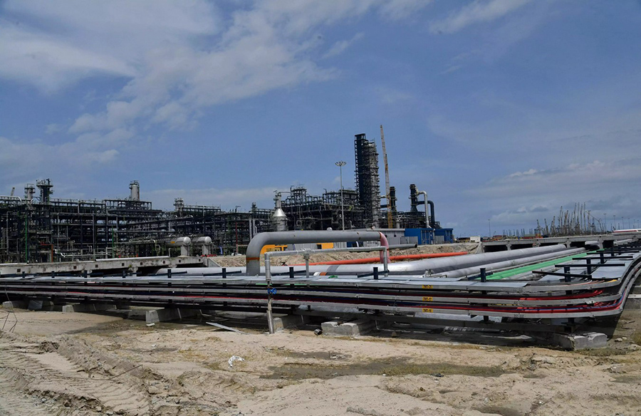 Aliko Dangote Opens $19 Billion Oil Refinery to Boost Nigeria's Fuel Independence - bizfountain
